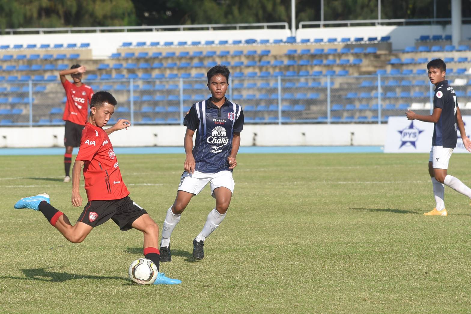 ศึกลูกหนังขาสั้น BMA U17 รอบแรก บี้กันมันส์หยด - สมาคมกีฬาแห่งจังหวัดกรุงเทพมหานคร